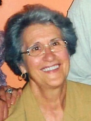 Pierrette Danis (née Cyr) - Urgel Bourgie