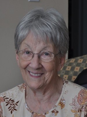 Adrienne Hunter (née Lévesque) - Lépine Cloutier