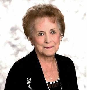 Monique Auger (née Thériault) - Lépine Cloutier