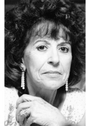 Constantina Diles - Urgel Bourgie